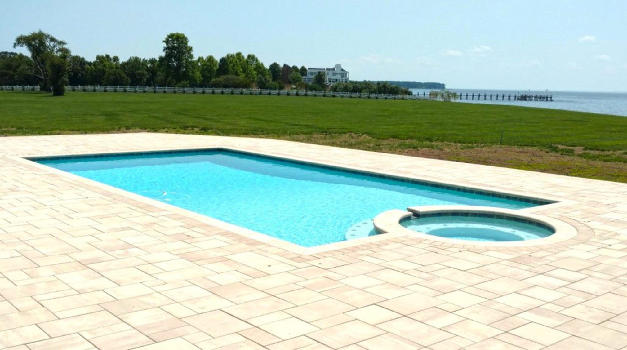 Exploring the Benefits of Concrete Inground Pools